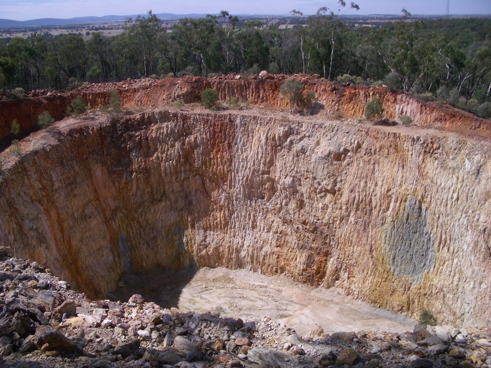 Locations Hub - Peak Hill Open Cut Gold Mine Pits