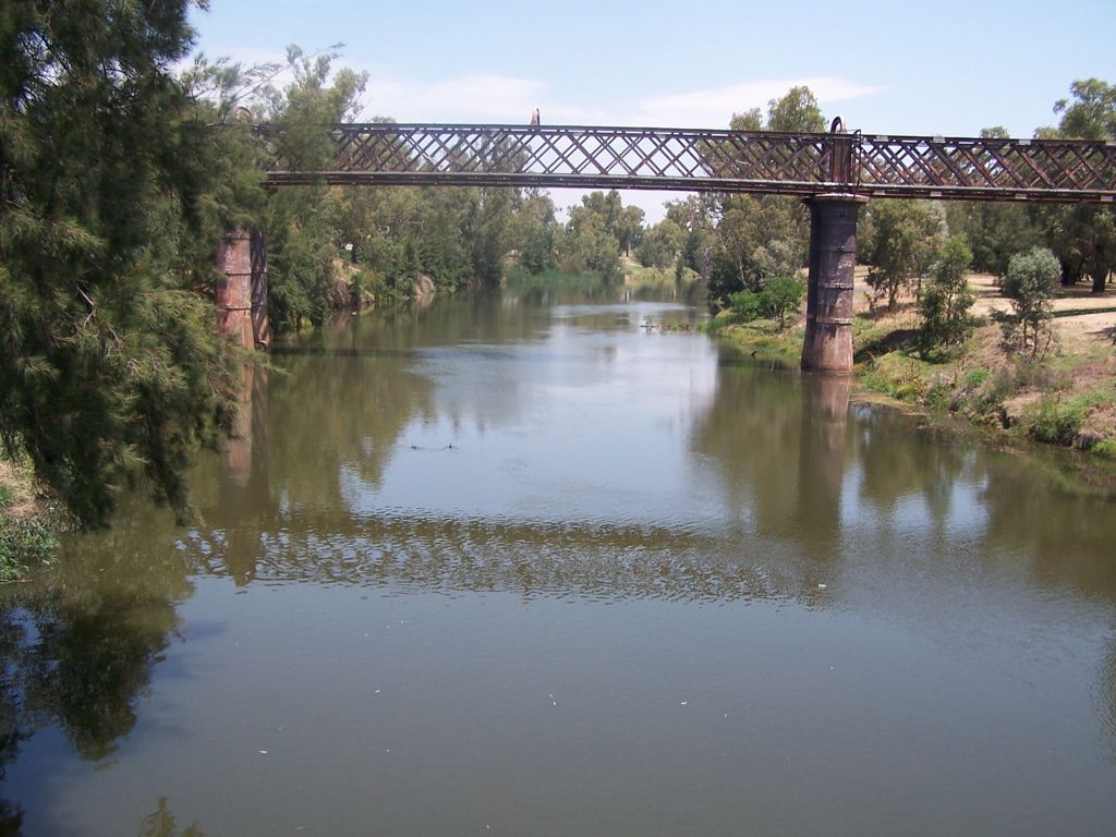 Locations Hub - Macquarie River Rail Bridge Dubbo