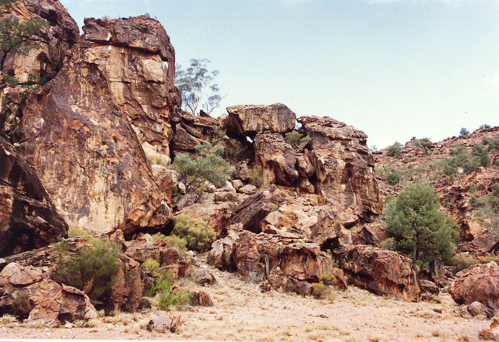 Locations Hub - Mutawintji (Mootwingee) National Park