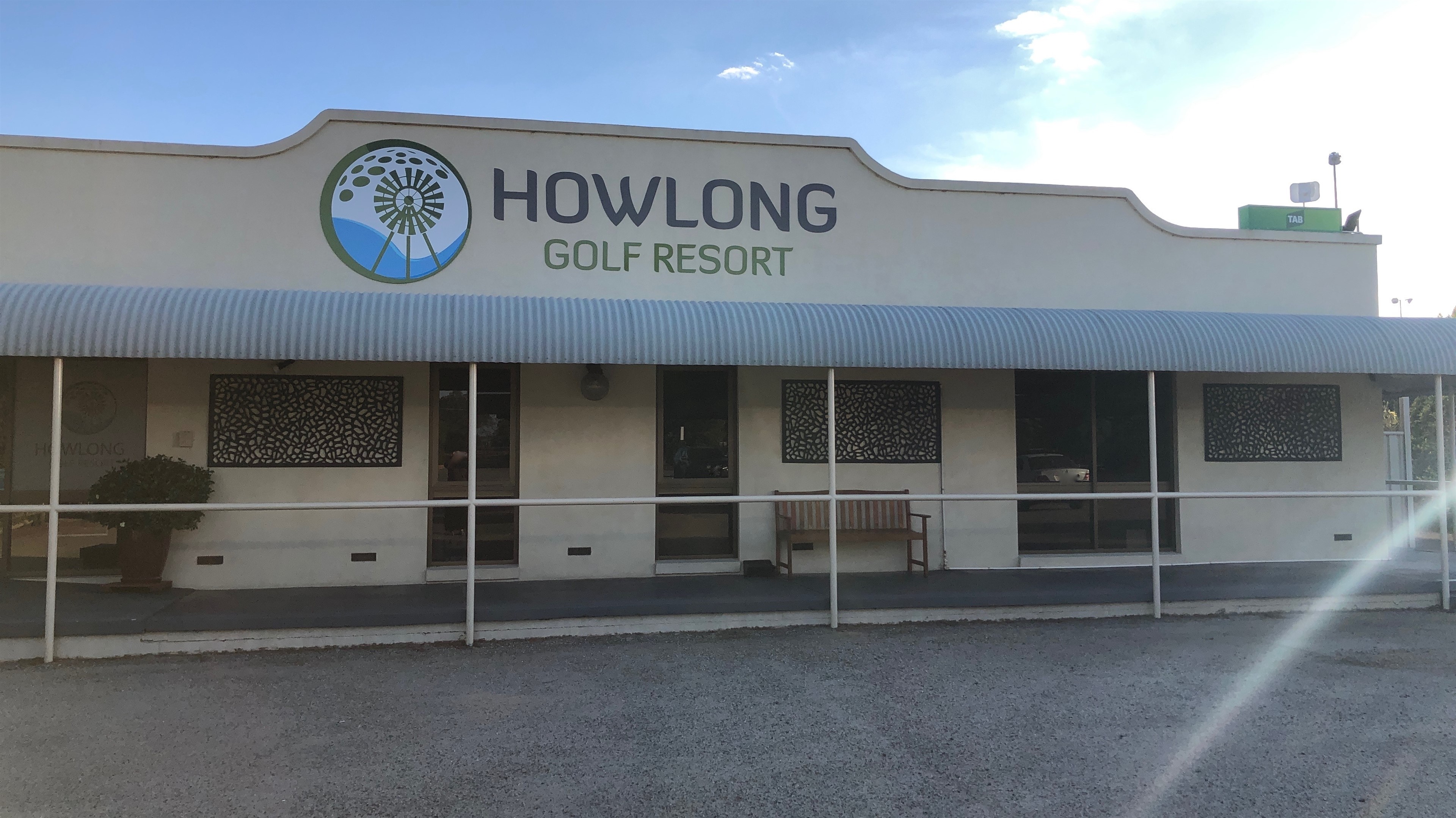 Locations Hub - Howlong Golf Resort Motel