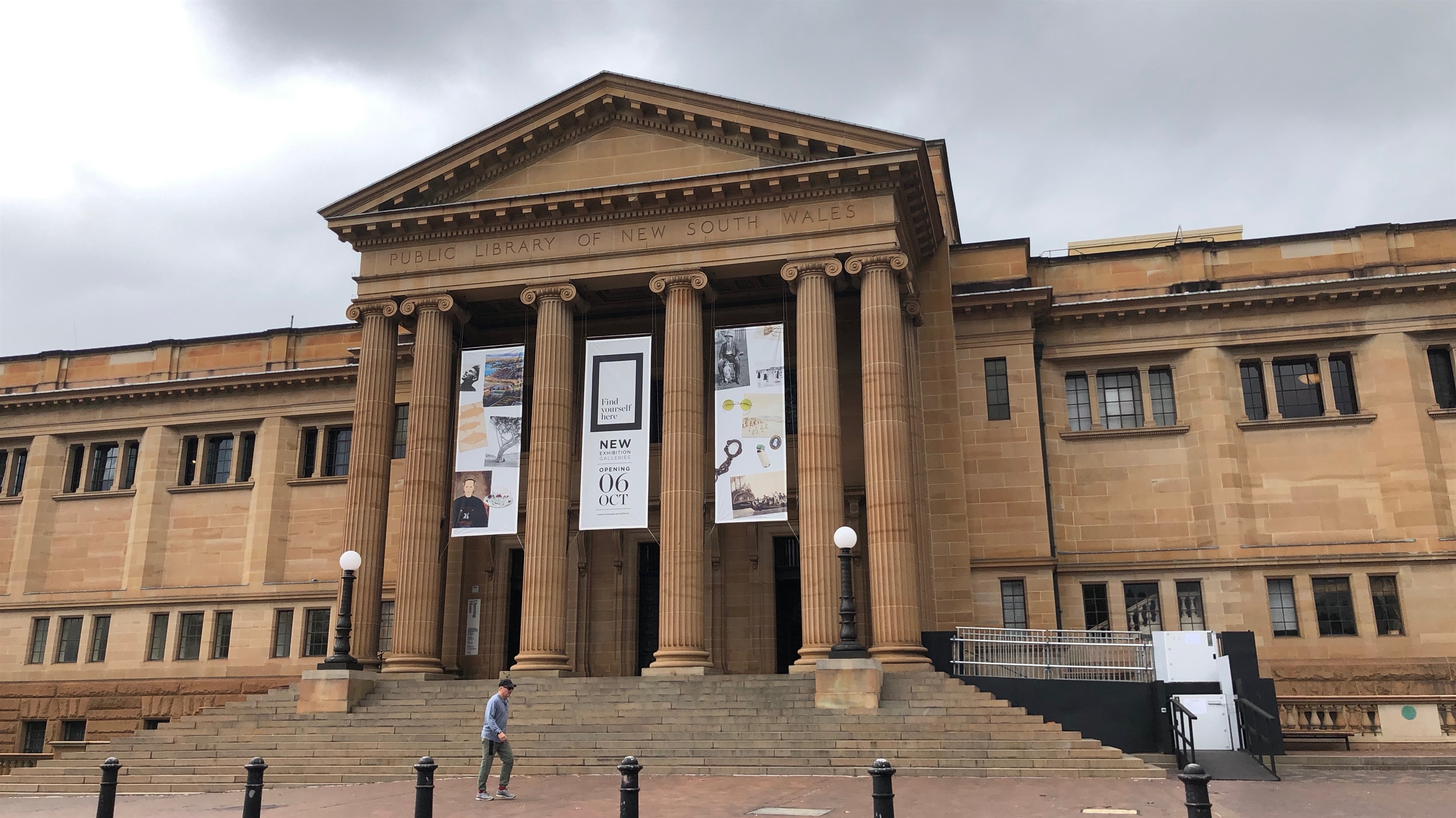 Locations Hub - Mitchell Library Exterior